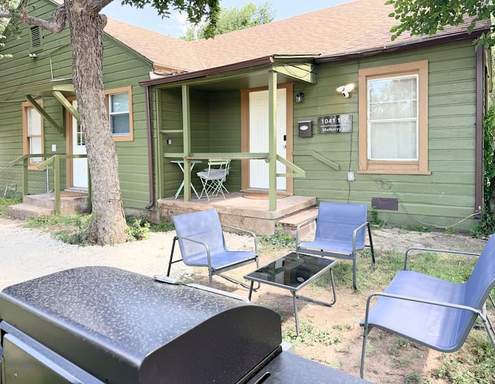 French Cottage · Abilene · Long-term Stays Welcome - Abilene, TX