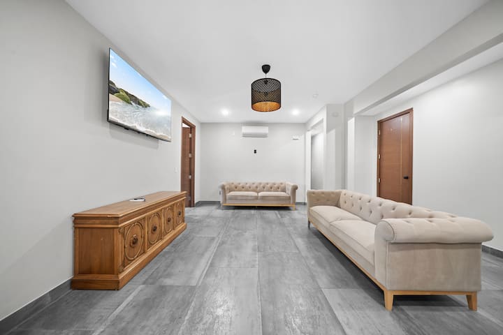 Rare & Modern 4br Retreat In Mid-city - West Hollywood, CA