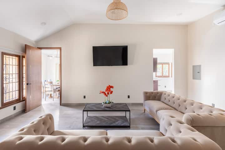 Rare & Modern 4br Retreat In Mid-city - Inglewood, CA