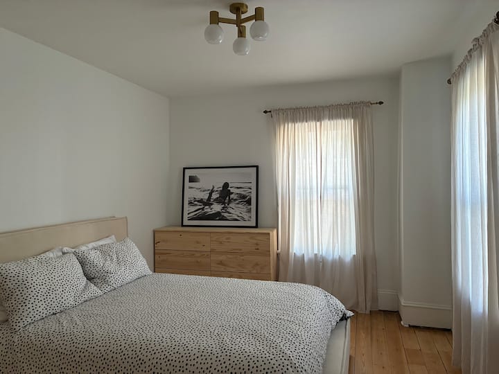 Bright Character Home | Parking | 10 Min To City - Halifax