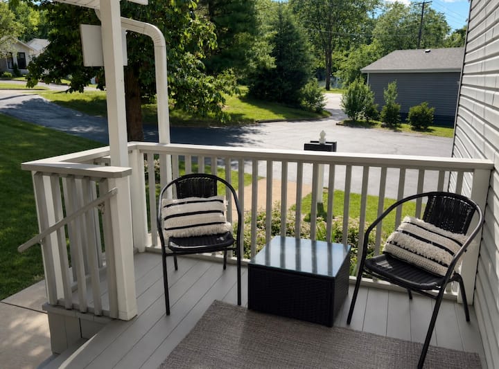 Waterfront Lake Escape With Large Fenced Yard - Fox Lake, IL
