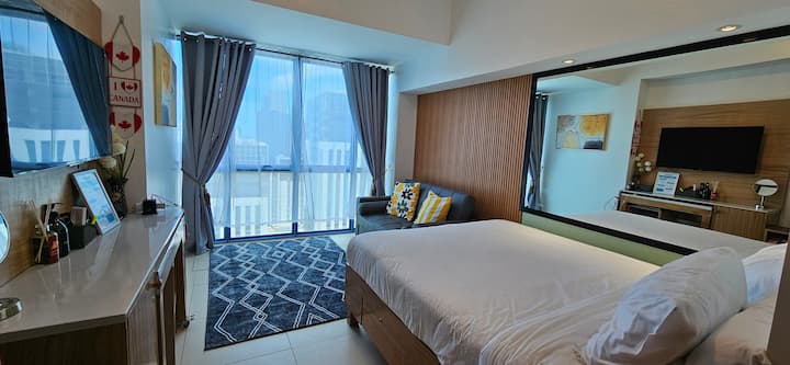 New York-inspired Condo | Infinity Pool High Floor - Cebu City