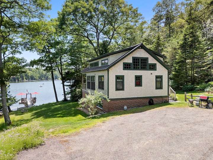 The Boathouse Ocean View With 3 Br, Deck, & Charm - Bath, ME