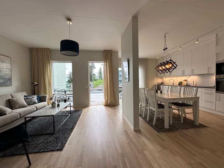 Radhus Precis Vid Vattnet, Sjön Möckeln - Degerfors