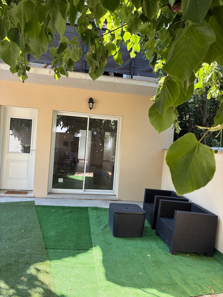 Beautiful 45 Meter Square Apartment - Breuillet