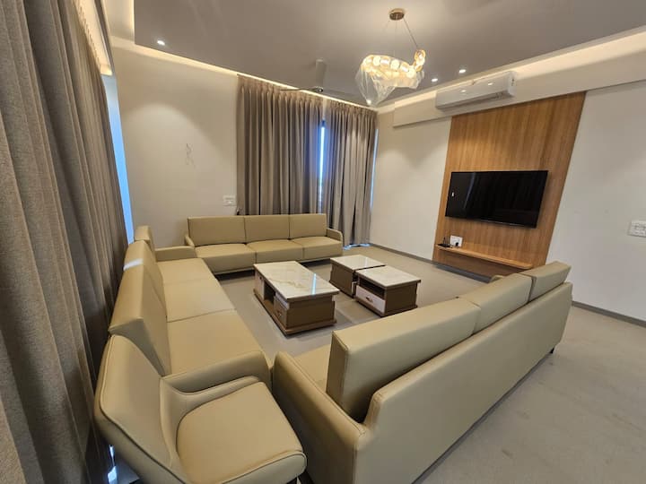 Vk Villa Igatpuri 
Luxurious Stay Nature View Stay - Igatpuri