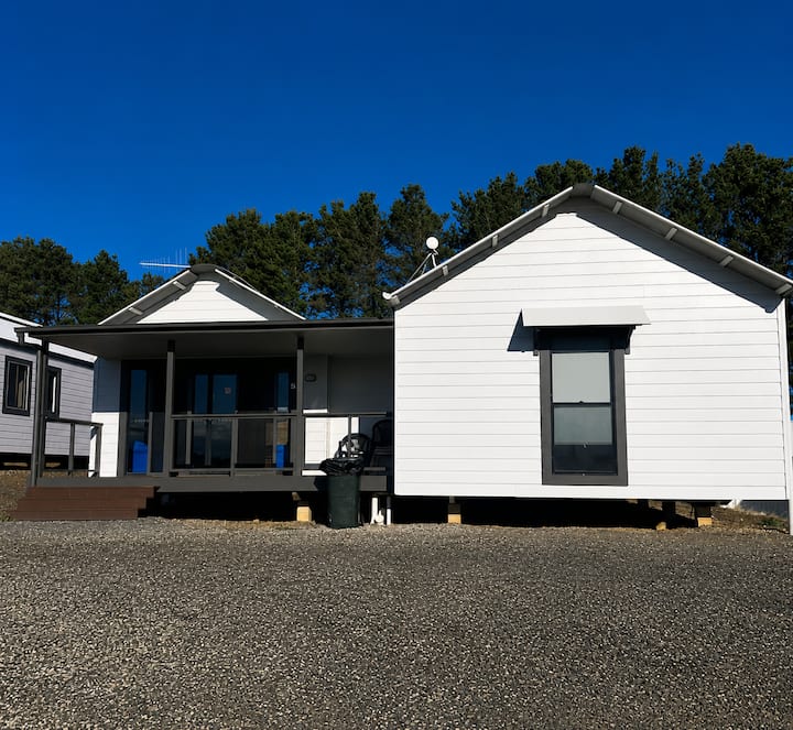Stay Trackside At One Raceway - Cabin 5 - Room 6 - Goulburn