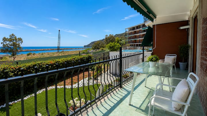 Le Margherite | Piscina E Vista Mare - Ospedaletti