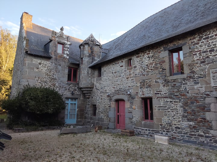 2 Gîtes Dans Beau Manoir Au Cœur Des Activités - Dol-de-Bretagne