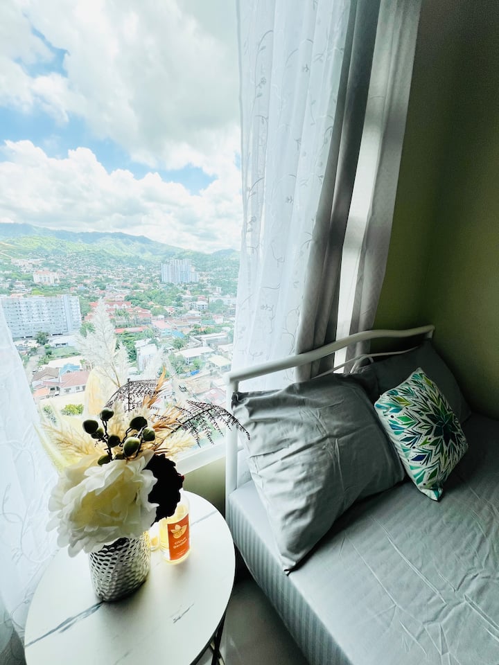 1br Up To 6 Pax - Mall Access, Pool & Gym | Banawa - Talisay