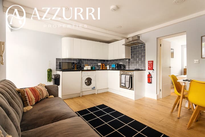 Sleek Living 3br|near Local Stores|relocation |St - Oxford