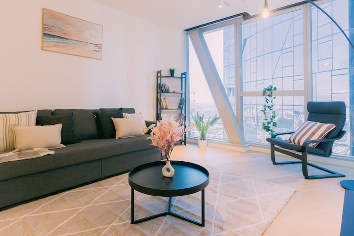 Cbd Sky-high Luxury | 2br Apt W/pool And Gym - Australia
