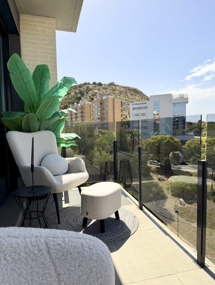 Sunny Alicante Apartment - Alicante