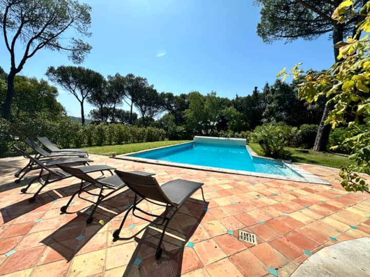 Villa De Charme Avec Piscine Privée - Sainte-Maxime