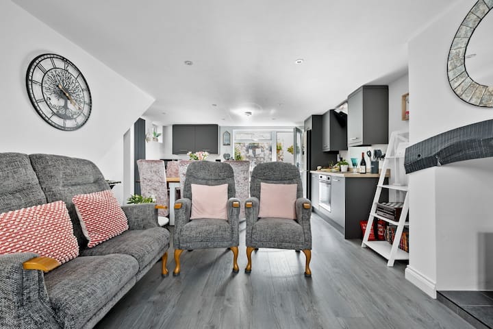 Lilly's Cottage - Close To Beach, Children Welcome - Dawlish Warren