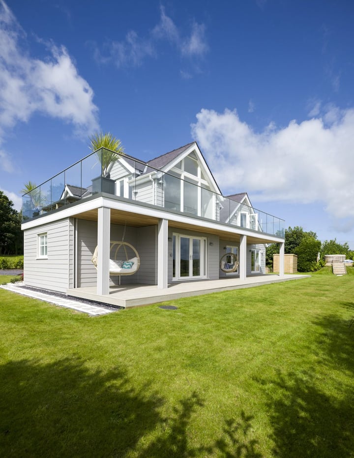 Llain Y Brenin - Rhosneigr