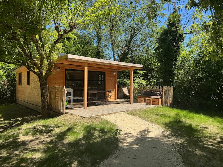 Chalet Toronto Plus | Huttopia Domaine Du Lac - Lac d'Aiguebelette