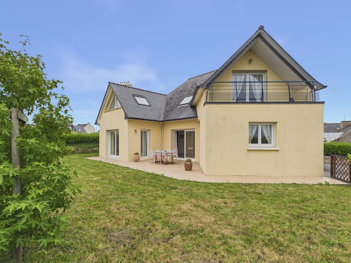 Plage à Pied, Spacieuse Maison Avec Jardin - Plouguerneau