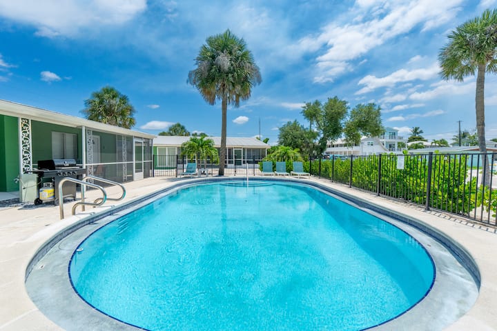 Heated Pool | Pet Friendly | Dune Your Thing - Fort Myers Beach, FL