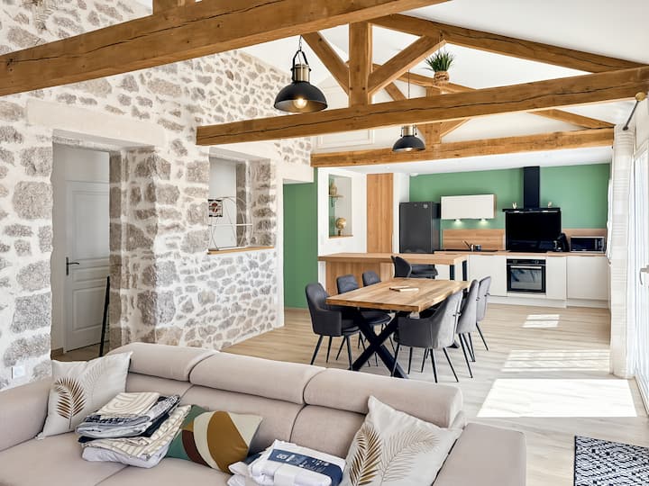 Gîtes Rénovés Pour 8 Pers – Piscine Privée, Cantal - Cantal