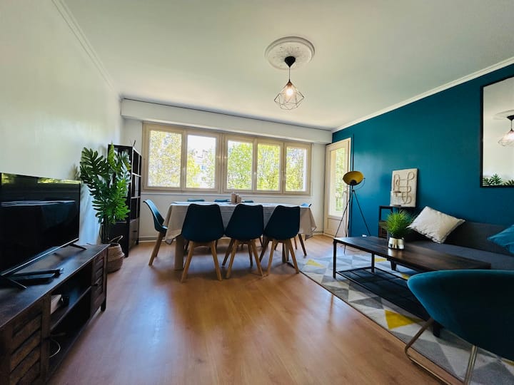 La Casa Flora : Appartement 4 Chambres Avec Balcon - Angers