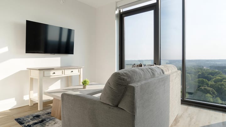 Landing | Modern Studio In Caraleigh - Raleigh, NC