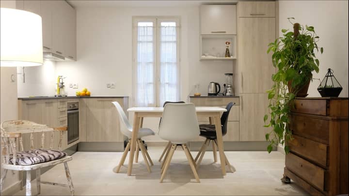 Maison Atypique En Pierre, Fraîche Avec Jardin. - Castelnau-le-Lez