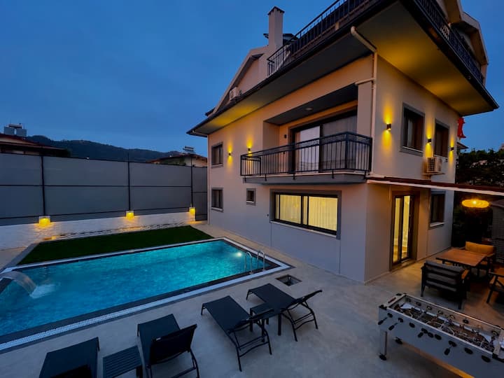 Villa Callisto 11 Kişilik Konfor - Çalış Beach