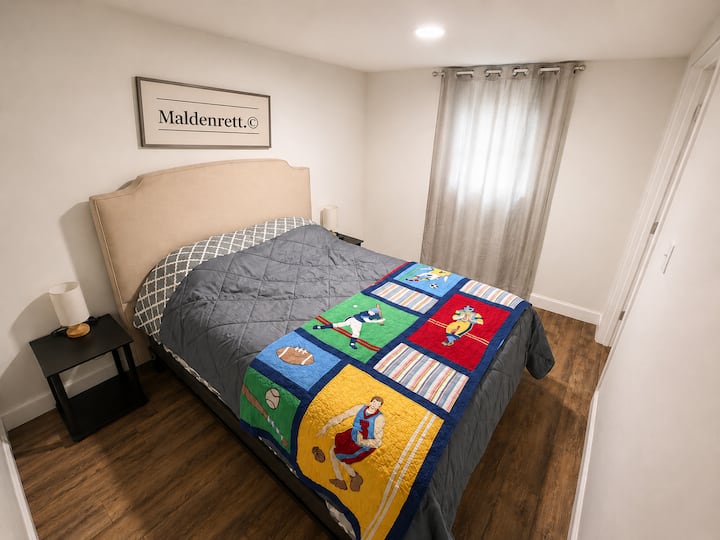 Renovated 1br, 1st Floor | Parking - 林恩