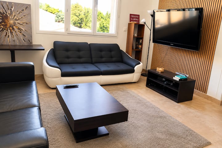 Grand Appartement De Plein Pied Avec Terrasse. - Le Pontet