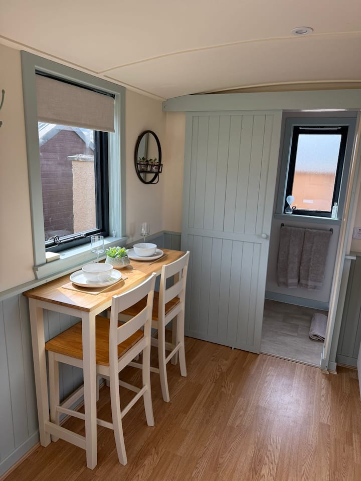Kingsmills Shepherds Hut - Town Centre - Loch Ness