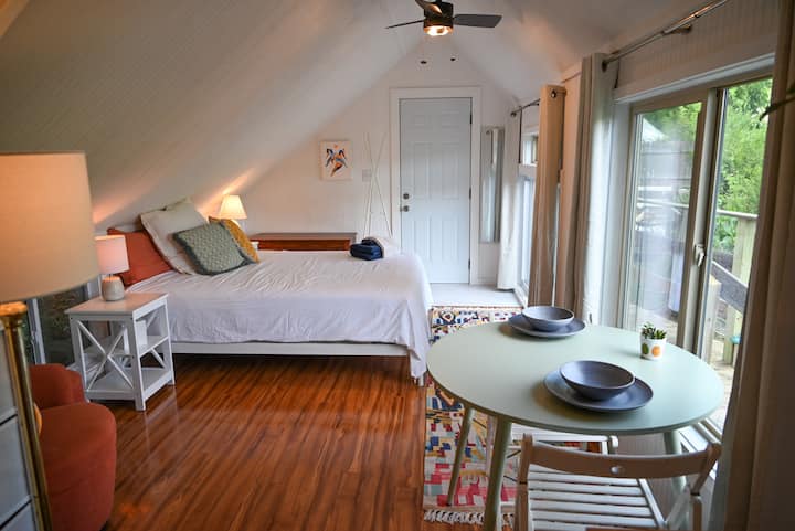 Mountain & Farm Views-10 Min To Downtown/parkway - Weaverville, NC