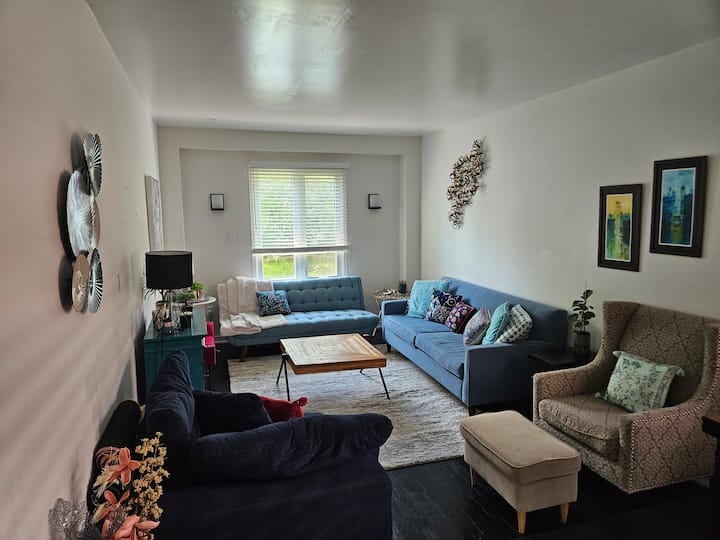 Room 1 In Comfy Home - Ajax