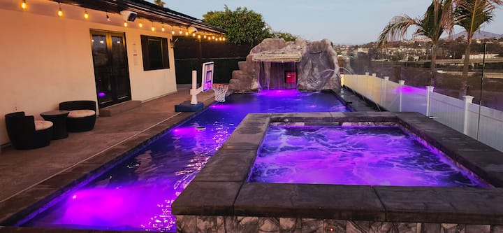 Sd Lux Estate: Cinema, Pool, Spa, Gym & Views - Spring Valley, CA