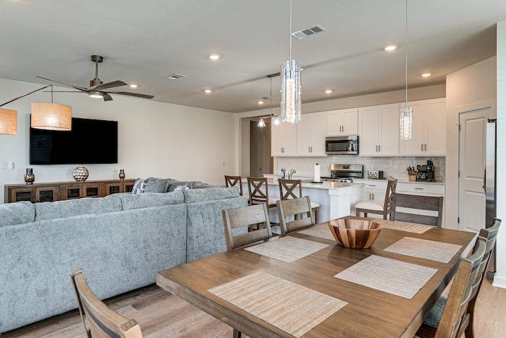 Private Yard & Patio! Modern Home In Panama City - Panama City, FL