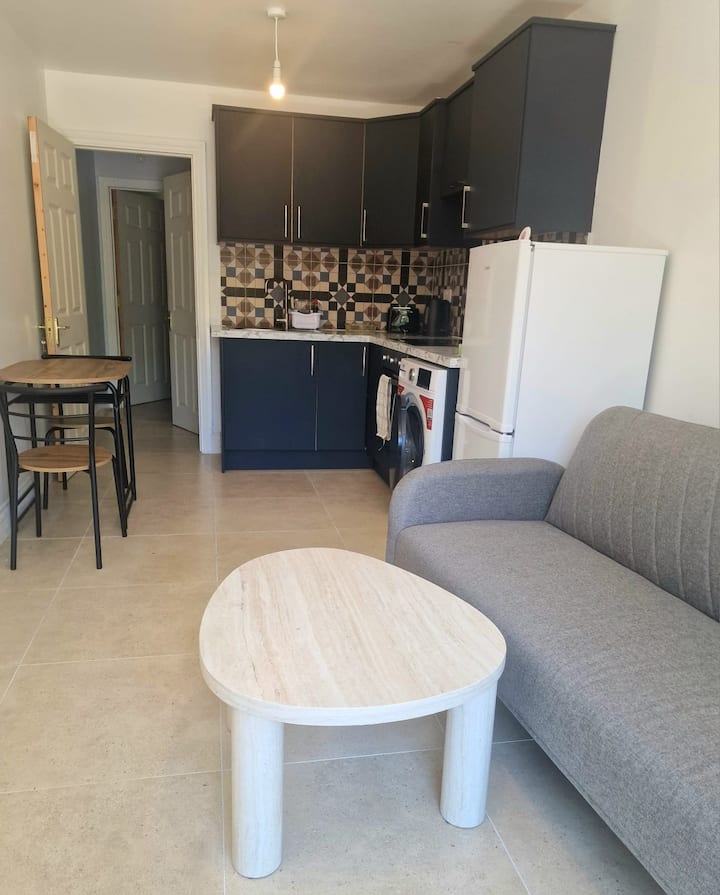 Newly-built Guesthouse In Castletroy, Limerick - Limerick, Ireland