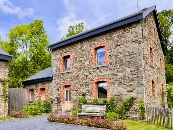 Super Gezellig Typisch Ardens Huis Met Grote Tuin. - Houffalize