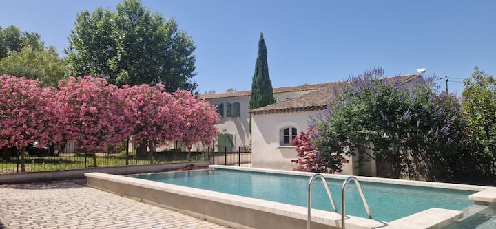 Mas Crillones Avec Piscine Ideal Pour 12 Pers - Avignon