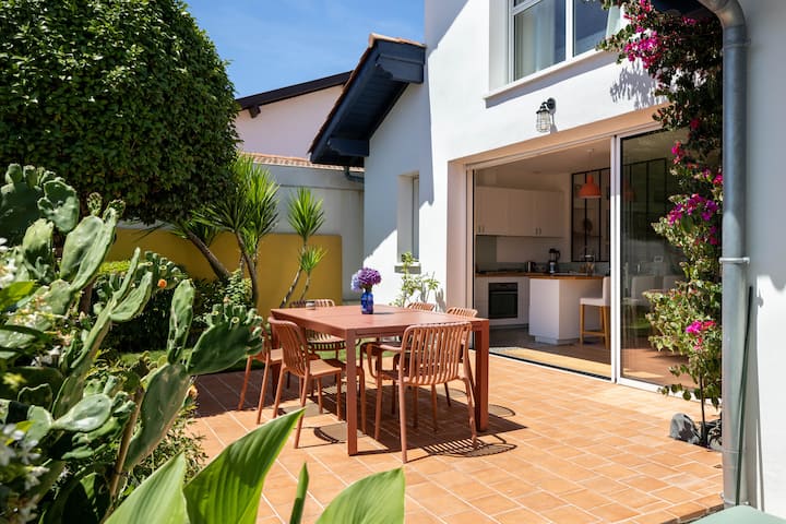 Charmante Maison De Ville Avec Jardin Biarritz - Biarritz