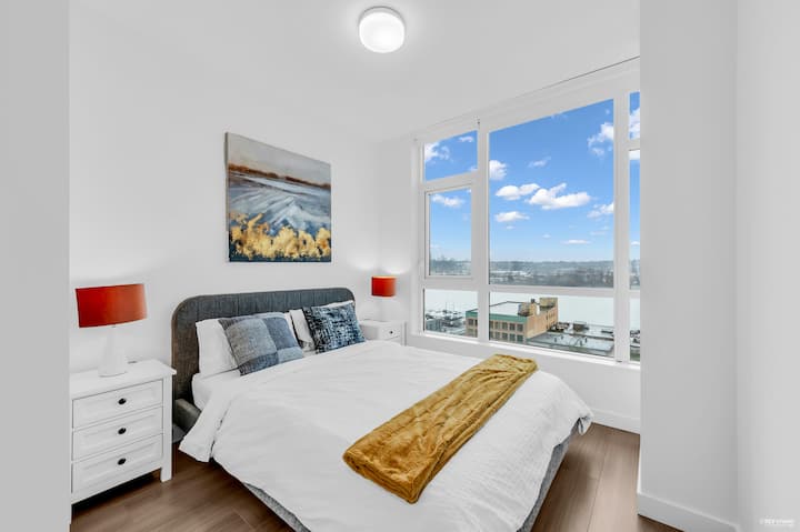 Serene Riverview 2b2b Condo/cozy - ニューウェストミンスター