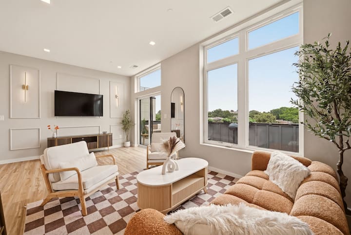 The Galleria Sky House - Private Patio - Edgewood, Washington DC