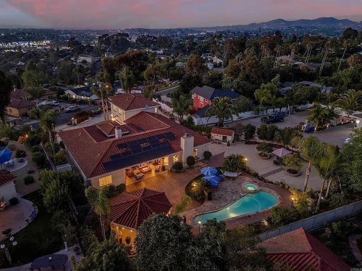 Resort Style Villa Outdoor Oasis - San Marcos, CA