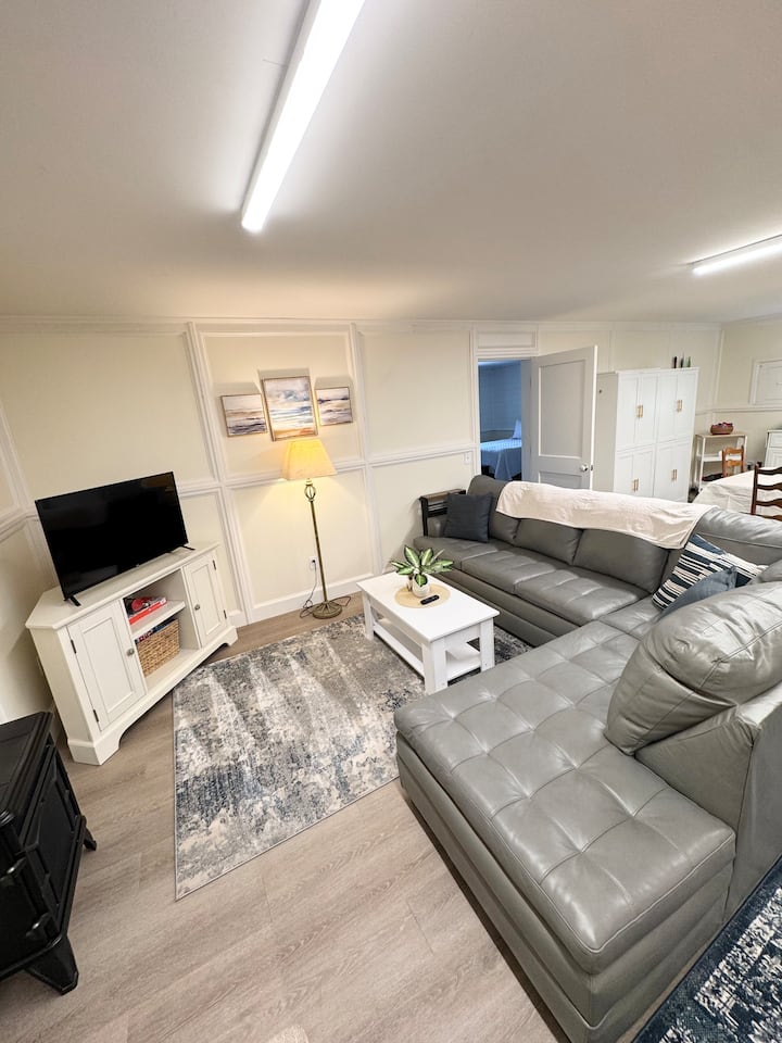 Cozy 1br Garage Apartment  4 Miles To The Beach - Wells, ME