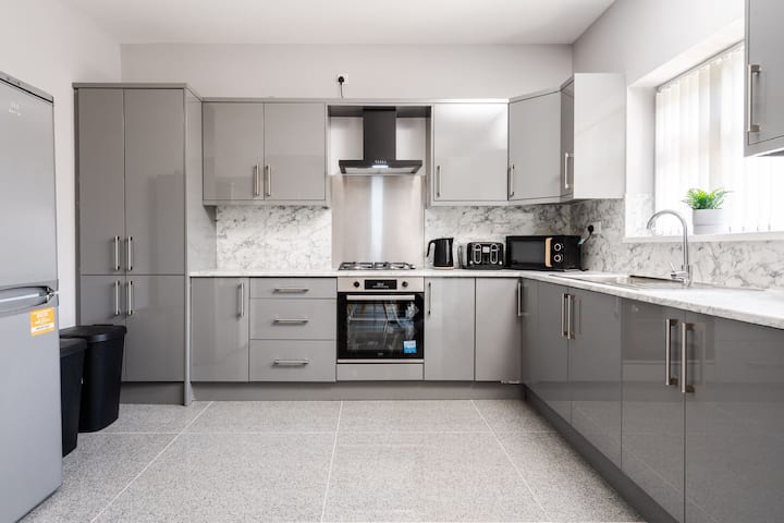 Beautiful Modern Retreat With Free Parking - Manchester