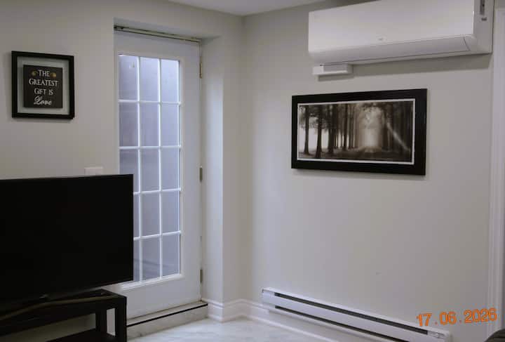 Comfortable 3 Bedroom Basement Apartment - Woodstock
