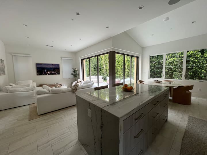 Home In Irvine - Laguna Woods, CA