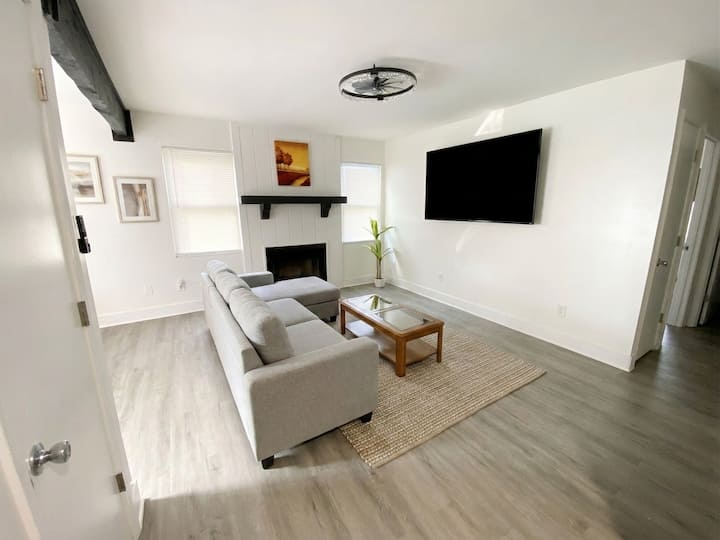 Modern 3br · Walk To Ku Med · Sleeps 5 - Kansas City, KS