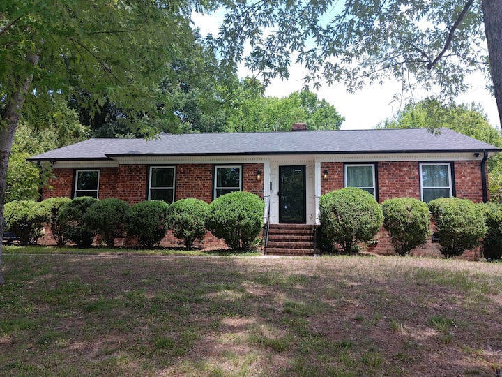 Charming Home Awaits You! - Greensboro, NC