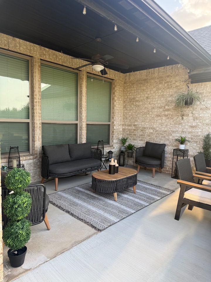 The Acre Escape
Property Not Use For Social Events - Midlothian, TX