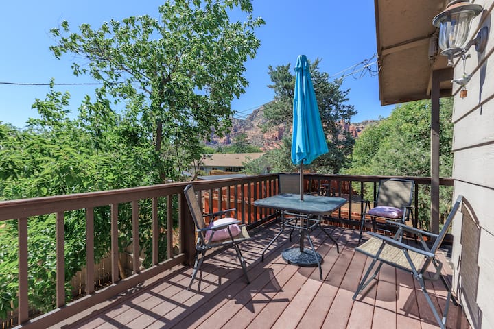 Red Rock Views | Sunset Decks | Walk To Trail - Sedona, AZ